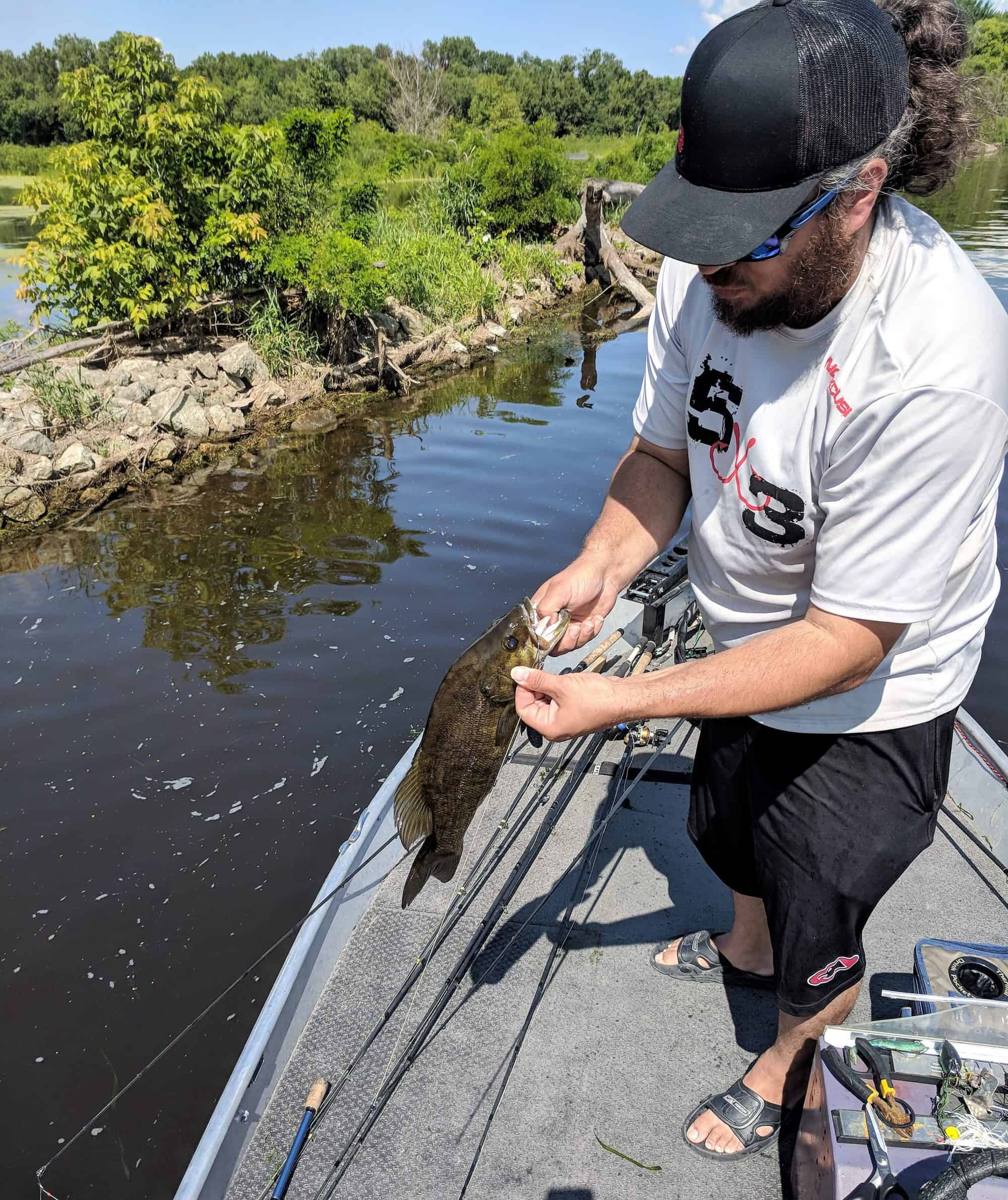 Smallmouth Bass Information, Habitats, Prey - Fishing Tips